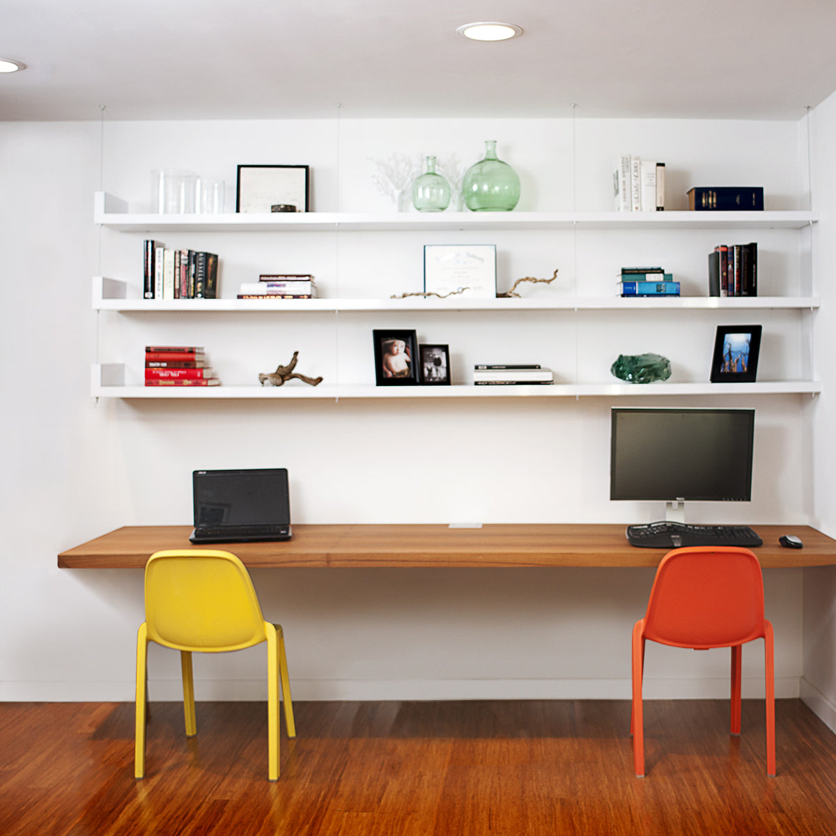 Yuri XD Floating Desk Bracket (Black Primer) | Shelfology®